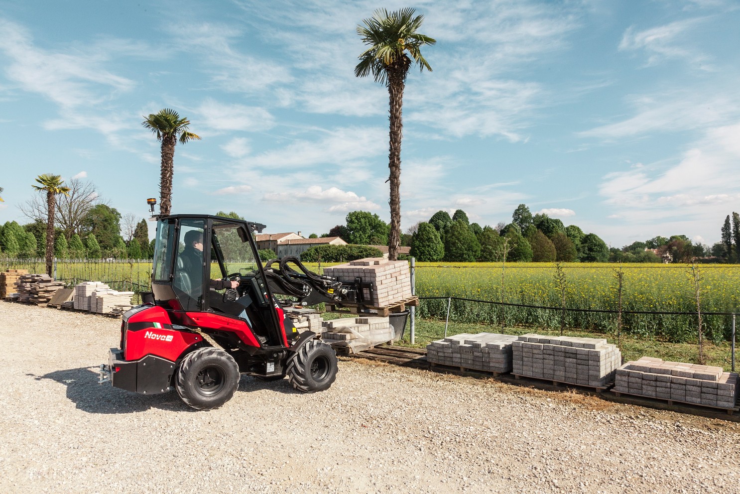 Compact and innovative machines - RD Magazine